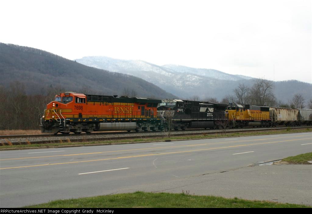 BNSF 7698